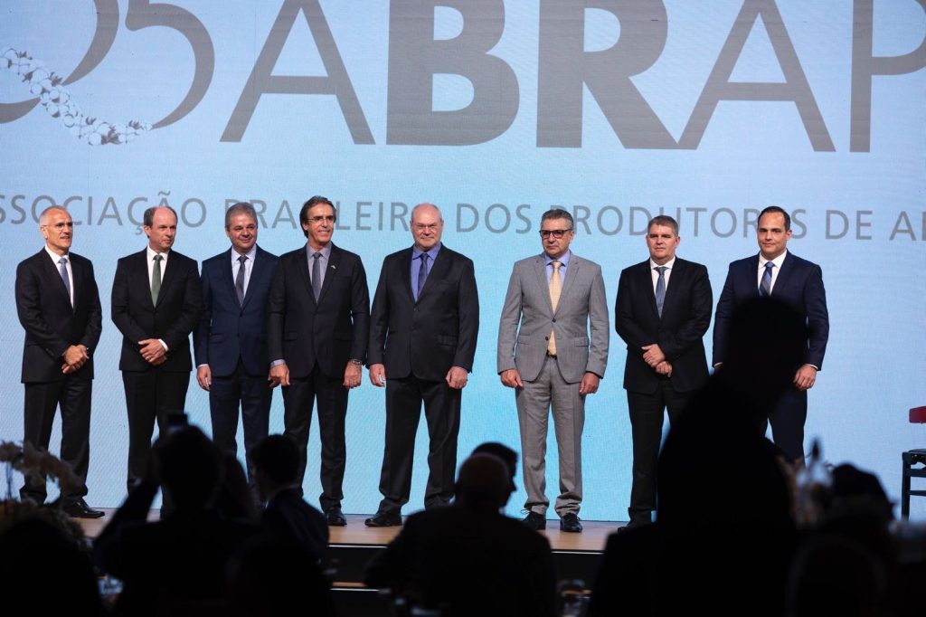 Brasil – Abrapa – Nova diretoria da Abrapa toma posse em cerimônia que ...